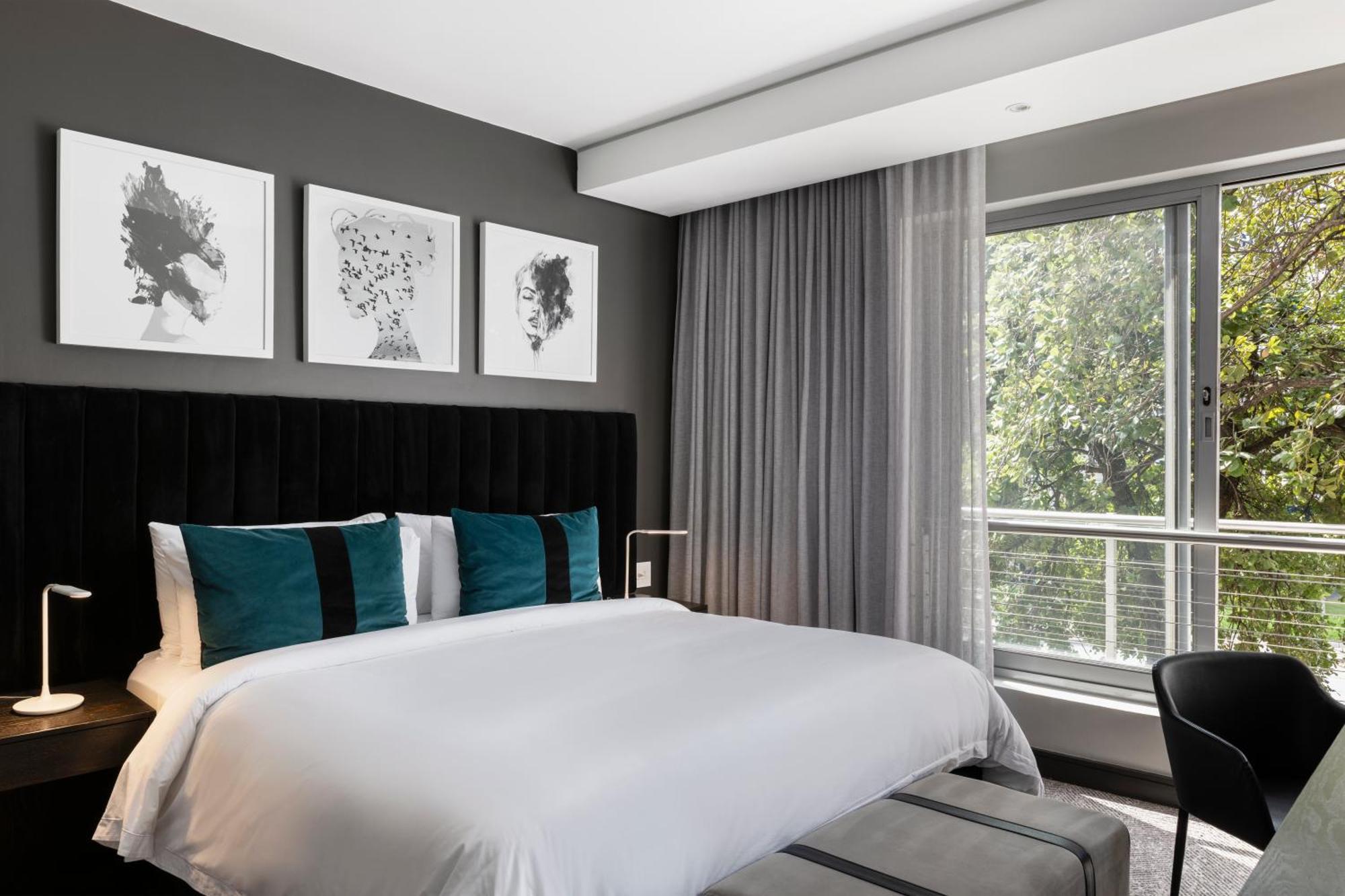 THE CAPITAL EMPIRE JOHANNESBURG | LUXURY ACCOMMODATION IN SANDTON ...